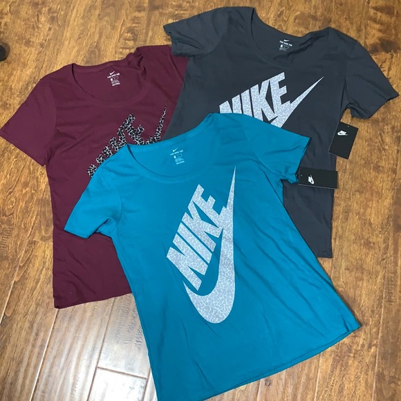 Nike | Tops | Nike Womans 3set Bundle Tshits Size M | Poshmark